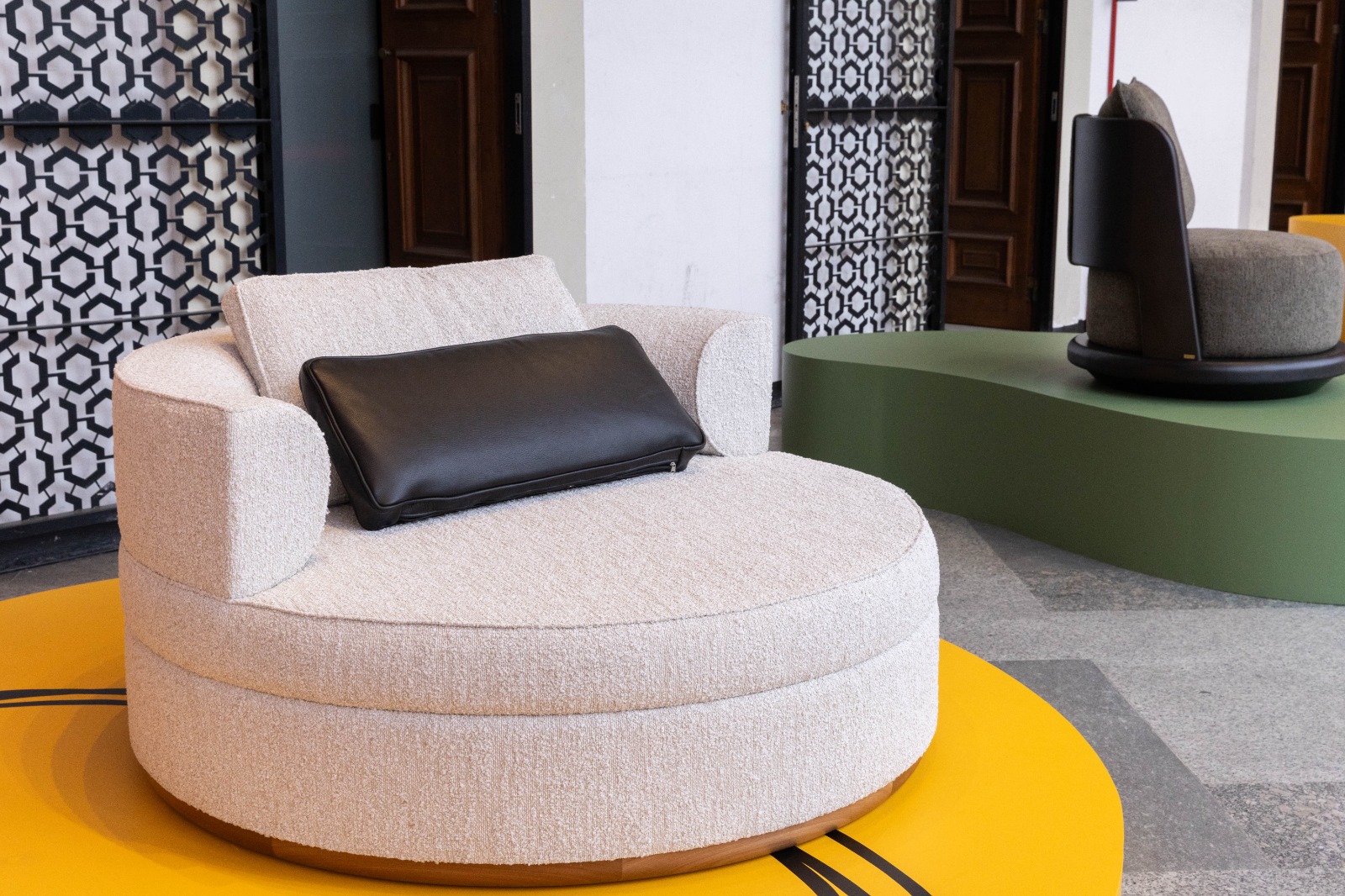 Design brasileiro em Milão: Poltrona Colo - Viva Magazine Blog